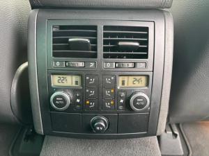 Melns Volkswagen Touareg 2009 Rīga, ar dzinēja tilpumu 2.50 L un nobraukumu 211 tūkst. km par 6650 €, foto 13 vietnē AUTOMOTO.COM.LV
