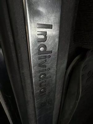 Black Volkswagen Touareg 2009 in Riga, with an engine capacity of 3.00 L and mileage of 287 thousand km for 5990 €, photo 17 on AUTOMOTO.COM.LV
