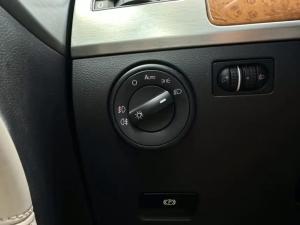 Black Volkswagen Touareg 2009 in Riga, with an engine capacity of 3.00 L and mileage of 287 thousand km for 5990 €, photo 30 on AUTOMOTO.COM.LV