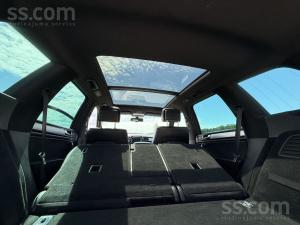 Black Volkswagen Touareg 2009 in Riga, with an engine capacity of 3.00 L and mileage of 386 thousand km for 7900 €, photo 4 on AUTOMOTO.COM.LV