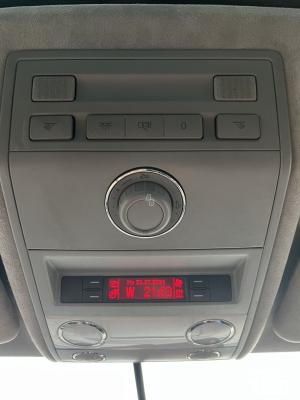 Black Volkswagen Touareg 2009 in Vilnius, with an engine capacity of 3.00 L and mileage of 259 thousand km for 7850 €, photo 24 on AUTOMOTO.COM.LV