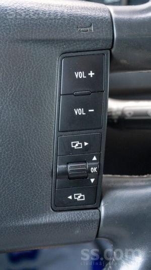 Black Volkswagen Touareg 2009 in Riga, with an engine capacity of 3.00 L and mileage of 383 thousand km for 5290 €, photo 19 on AUTOMOTO.COM.LV