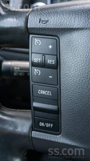 Black Volkswagen Touareg 2009 in Riga, with an engine capacity of 3.00 L and mileage of 383 thousand km for 5290 €, photo 20 on AUTOMOTO.COM.LV