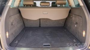 Black Volkswagen Touareg 2009 in Riga, with an engine capacity of 3.00 L and mileage of 383 thousand km for 5290 €, photo 29 on AUTOMOTO.COM.LV