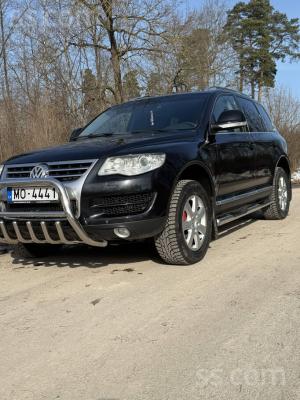 Melns Volkswagen Touareg 2009 Jelgava, ar dzinēja tilpumu 3.00 L un nobraukumu 218 tūkst. km par 6900 €, foto  vietnē AUTOMOTO.COM.LV