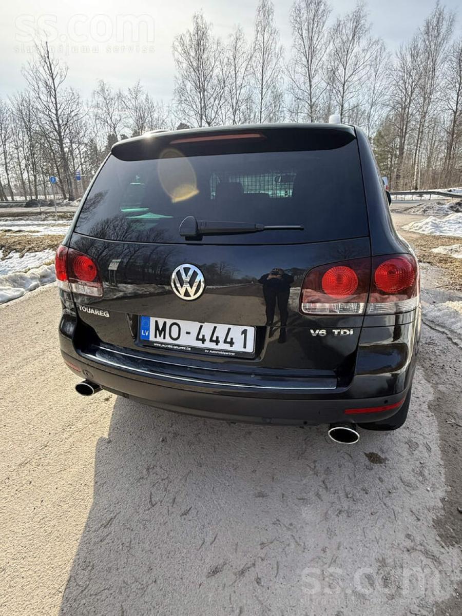 Melns Volkswagen Touareg 2009 Jelgava, ar dzinēja tilpumu 3.00 L un nobraukumu 218 tūkst. km par 6900 €, foto 3 vietnē AUTOMOTO.COM.LV