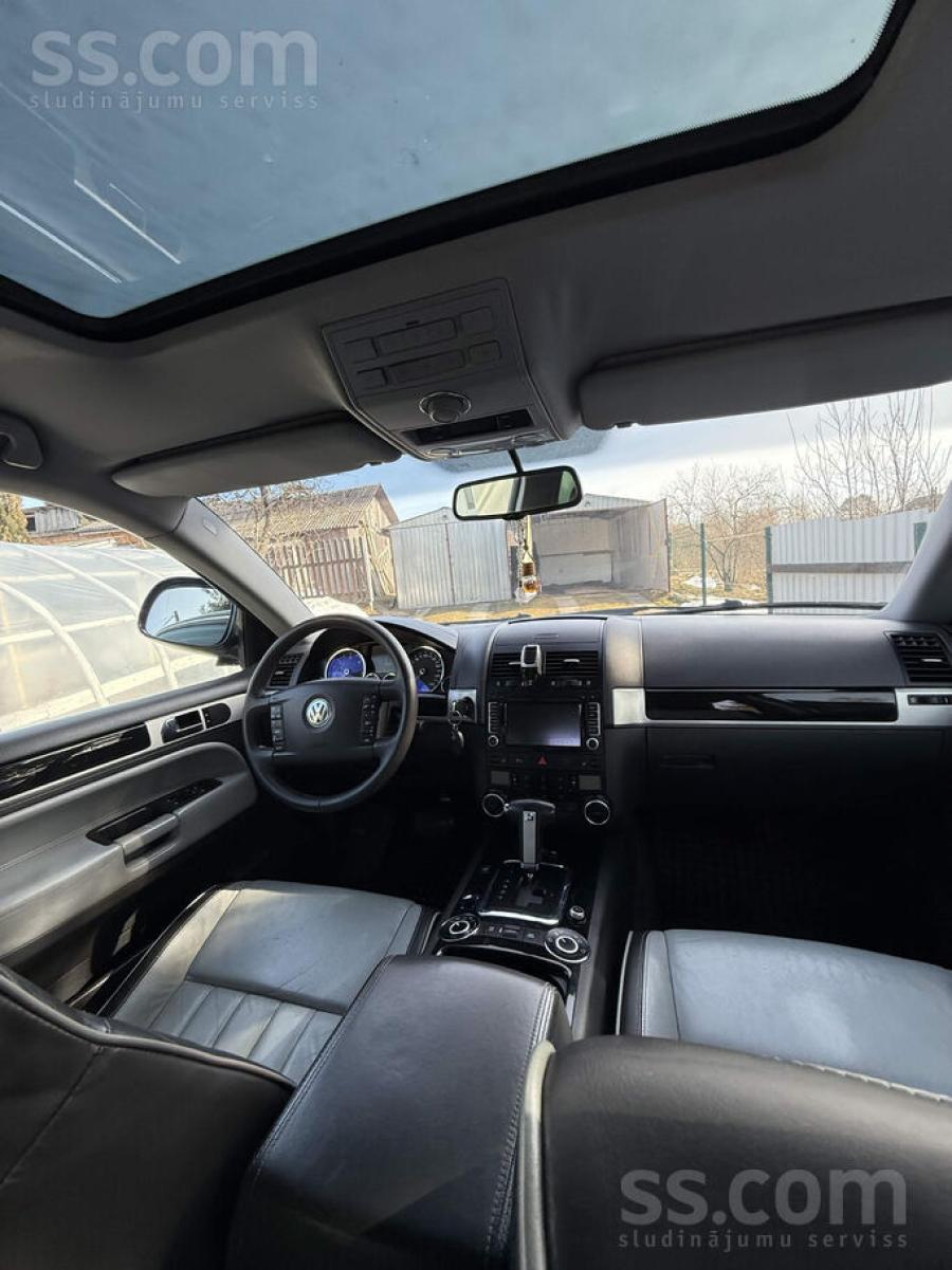 Melns Volkswagen Touareg 2009 Jelgava, ar dzinēja tilpumu 3.00 L un nobraukumu 218 tūkst. km par 6900 €, foto 13 vietnē AUTOMOTO.COM.LV