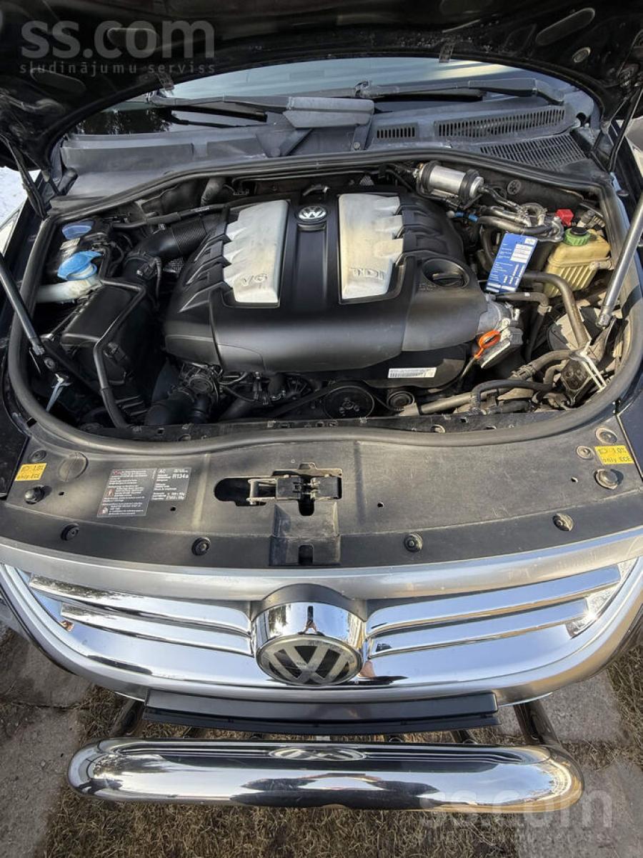 Melns Volkswagen Touareg 2009 Jelgava, ar dzinēja tilpumu 3.00 L un nobraukumu 218 tūkst. km par 6900 €, foto 14 vietnē AUTOMOTO.COM.LV
