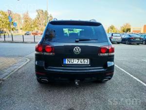 Melns Volkswagen Touareg 2009 Jelgava, ar dzinēja tilpumu 3.00 L un nobraukumu 240 tūkst. km par 5950 €, foto 7 vietnē AUTOMOTO.COM.LV