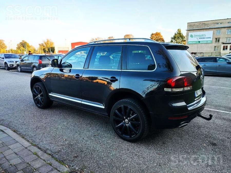 Melns Volkswagen Touareg 2009 Jelgava, ar dzinēja tilpumu 3.00 L un nobraukumu 240 tūkst. km par 5950 €, foto 9 vietnē AUTOMOTO.COM.LV