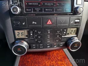 Melns Volkswagen Touareg 2009 Jelgava, ar dzinēja tilpumu 3.00 L un nobraukumu 240 tūkst. km par 5950 €, foto 17 vietnē AUTOMOTO.COM.LV