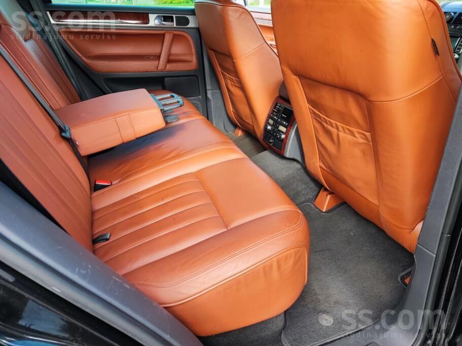 Melns Volkswagen Touareg 2009 Jelgava, ar dzinēja tilpumu 3.00 L un nobraukumu 240 tūkst. km par 5950 €, foto 26 vietnē AUTOMOTO.COM.LV