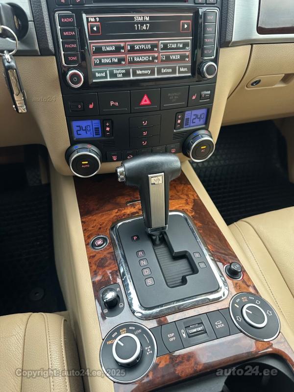 Melns Volkswagen Touareg 2010 Tartu, ar dzinēja tilpumu 3.00 L un nobraukumu 277 tūkst. km par 8950 €, foto 11 vietnē AUTOMOTO.COM.LV