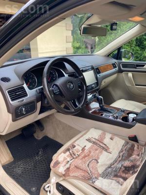 Melns Volkswagen Touareg 2010 Rīga, ar dzinēja tilpumu 3.00 L un nobraukumu 277 tūkst. km par 9500 €, foto 9 vietnē AUTOMOTO.COM.LV