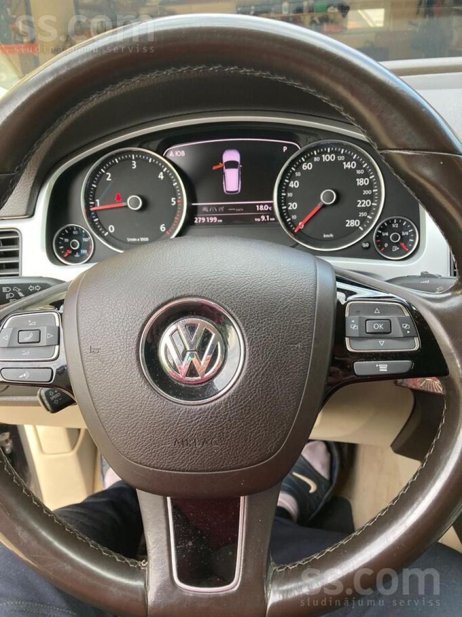 Melns Volkswagen Touareg 2010 Rīga, ar dzinēja tilpumu 3.00 L un nobraukumu 277 tūkst. km par 9500 €, foto 10 vietnē AUTOMOTO.COM.LV