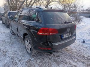 Melns Volkswagen Touareg 2010 Rīga, ar dzinēja tilpumu 3.00 L un nobraukumu 320 tūkst. km par 10800 €, foto 4 vietnē AUTOMOTO.COM.LV