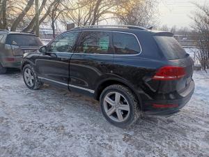 Melns Volkswagen Touareg 2010 Rīga, ar dzinēja tilpumu 3.00 L un nobraukumu 320 tūkst. km par 10800 €, foto 8 vietnē AUTOMOTO.COM.LV