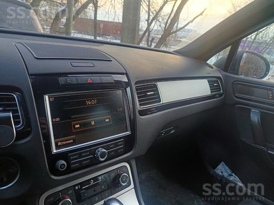 Melns Volkswagen Touareg 2010 Rīga, ar dzinēja tilpumu 3.00 L un nobraukumu 320 tūkst. km par 10800 €, foto 14 vietnē AUTOMOTO.COM.LV