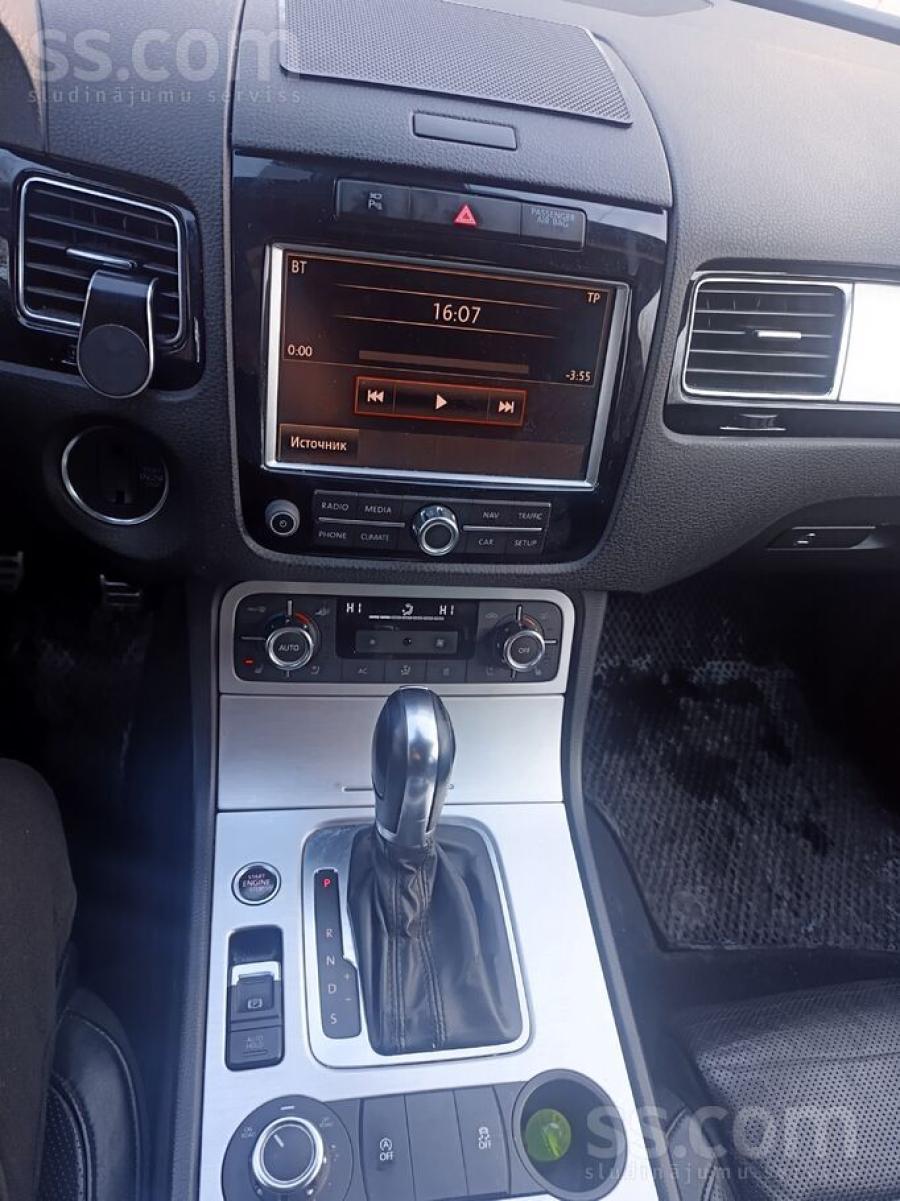 Melns Volkswagen Touareg 2010 Rīga, ar dzinēja tilpumu 3.00 L un nobraukumu 320 tūkst. km par 10800 €, foto 16 vietnē AUTOMOTO.COM.LV