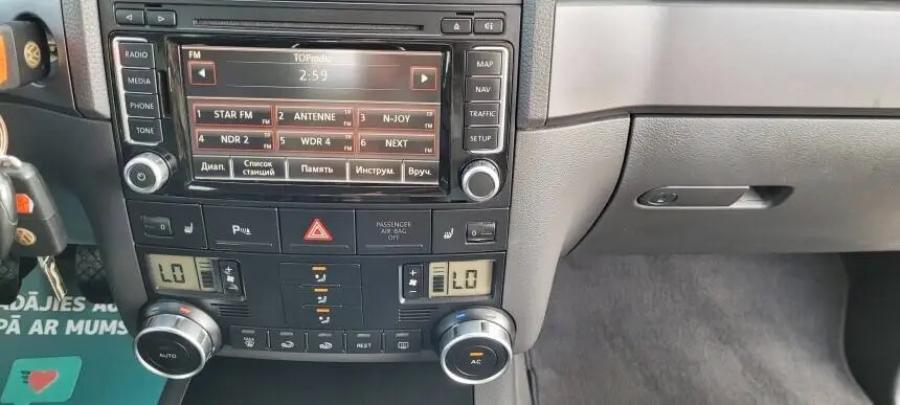 Melns Volkswagen Touareg 2010 Rīga, ar dzinēja tilpumu 3.00 L un nobraukumu 235 tūkst. km par 9900 €, foto 22 vietnē AUTOMOTO.COM.LV