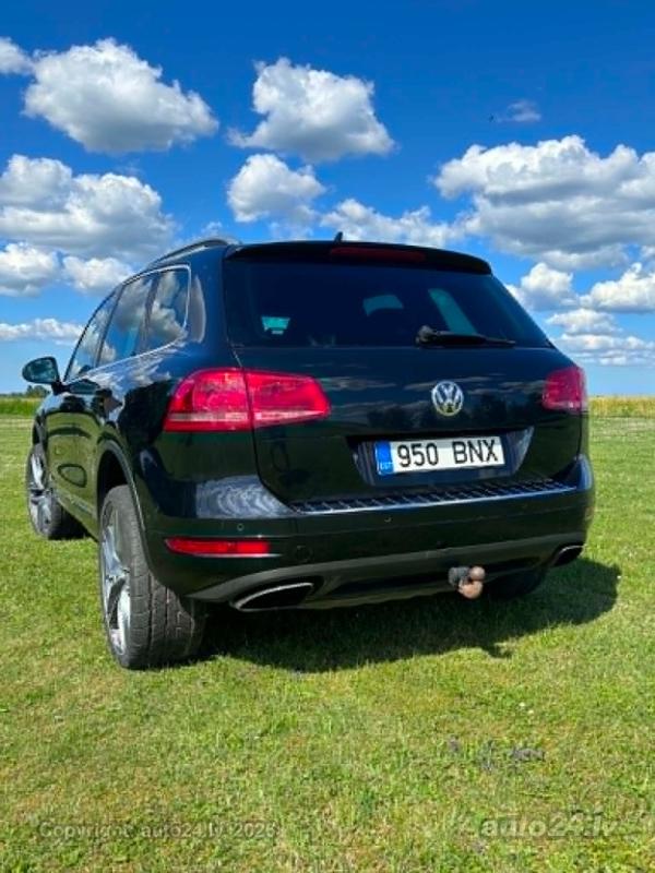 Melns Volkswagen Touareg 2010 Tallina, ar dzinēja tilpumu 3.00 L un nobraukumu 404 tūkst. km par 8500 €, foto 3 vietnē AUTOMOTO.COM.LV