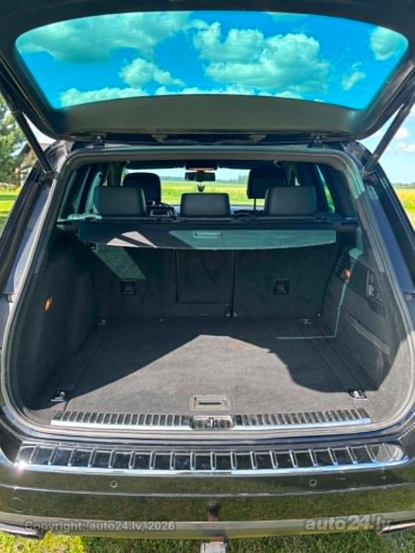 Melns Volkswagen Touareg 2010 Tallina, ar dzinēja tilpumu 3.00 L un nobraukumu 404 tūkst. km par 8500 €, foto 5 vietnē AUTOMOTO.COM.LV