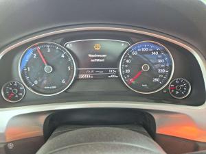 Melns Volkswagen Touareg 2010 Viļņa, ar dzinēja tilpumu 2.97 L un nobraukumu 221 tūkst. km par 7990 €, foto 7 vietnē AUTOMOTO.COM.LV