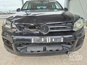 Melns Volkswagen Touareg 2010 Viļņa, ar dzinēja tilpumu 3.00 L un nobraukumu 221 tūkst. km par 7990 €, foto 6 vietnē AUTOMOTO.COM.LV