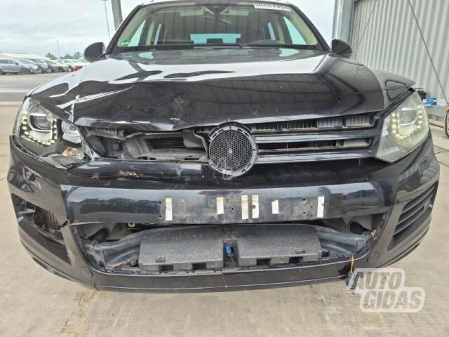 Melns Volkswagen Touareg 2010 Viļņa, ar dzinēja tilpumu 3.00 L un nobraukumu 221 tūkst. km par 7990 €, foto 6 vietnē AUTOMOTO.COM.LV