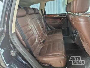 Melns Volkswagen Touareg 2010 Viļņa, ar dzinēja tilpumu 3.00 L un nobraukumu 221 tūkst. km par 7990 €, foto 9 vietnē AUTOMOTO.COM.LV