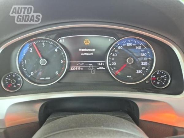 Black Volkswagen Touareg 2010 in Vilnius, with an engine capacity of 3.00 L and mileage of 221 thousand km for 7990 €, photo 10 on AUTOMOTO.COM.LV