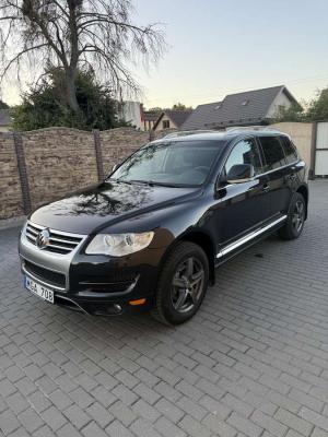 Melns Volkswagen Touareg 2010 Kauņa, ar dzinēja tilpumu 2.97 L un nobraukumu 244 tūkst. km par 6500 €, foto  vietnē AUTOMOTO.COM.LV