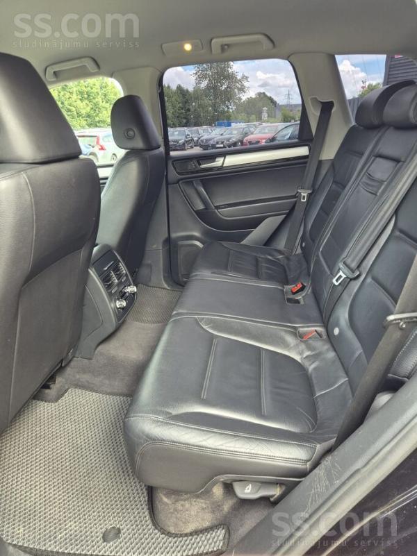 Melns Volkswagen Touareg 2010 Rīga, ar dzinēja tilpumu 3.00 L un nobraukumu 265 tūkst. km par 8490 €, foto 9 vietnē AUTOMOTO.COM.LV