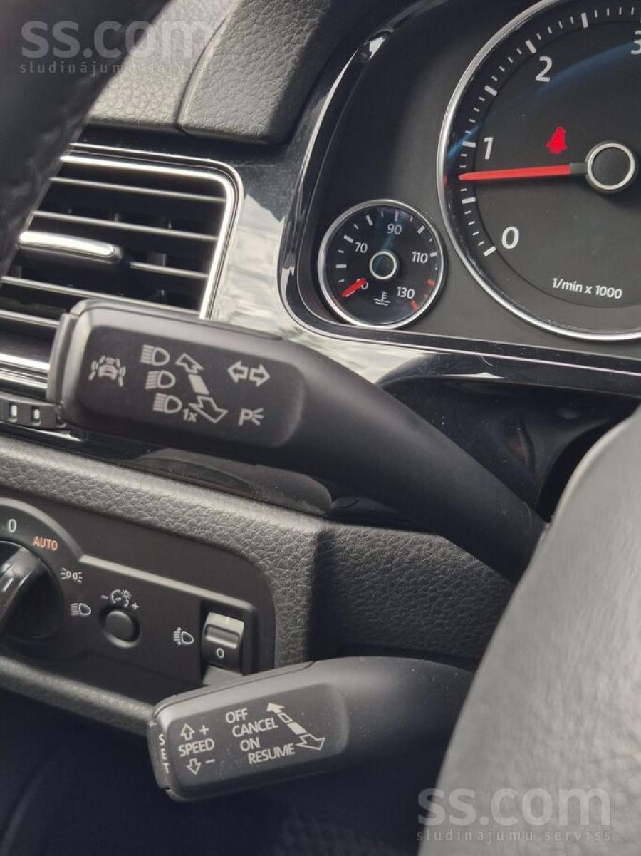 Black Volkswagen Touareg 2010 in Riga, with an engine capacity of 3.00 L and mileage of 265 thousand km for 8490 €, photo 15 on AUTOMOTO.COM.LV