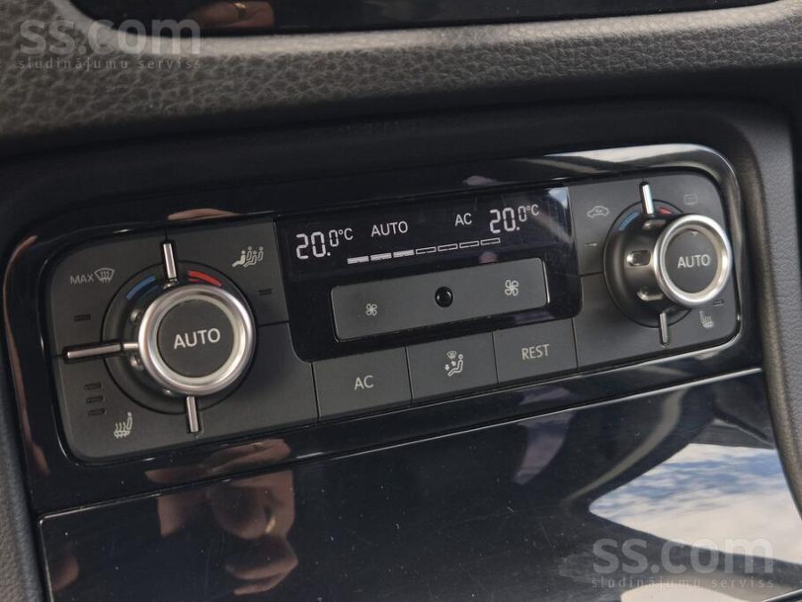 Black Volkswagen Touareg 2010 in Riga, with an engine capacity of 3.00 L and mileage of 265 thousand km for 8490 €, photo 16 on AUTOMOTO.COM.LV
