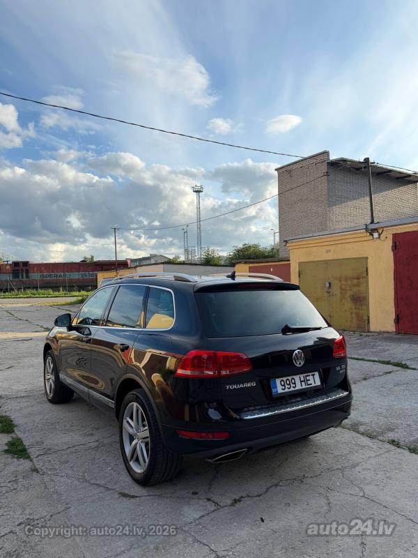 Melns Volkswagen Touareg 2010 Narva, ar dzinēja tilpumu 3.00 L un nobraukumu 350 tūkst. km par 7700 €, foto 4 vietnē AUTOMOTO.COM.LV