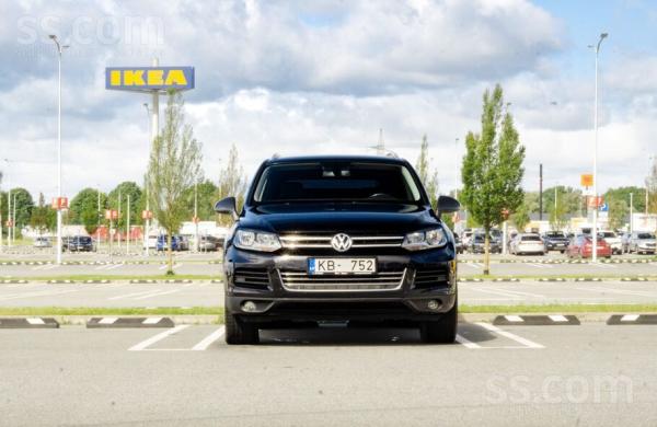Melns Volkswagen Touareg 2010 Rīga, ar dzinēja tilpumu 3.00 L un nobraukumu 265 tūkst. km par 7990 €, foto 3 vietnē AUTOMOTO.COM.LV