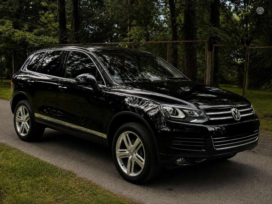 Melns Volkswagen Touareg 2010 Viļņa, ar dzinēja tilpumu 2.97 L un nobraukumu 252 tūkst. km par 10890 €, foto 1 vietnē AUTOMOTO.COM.LV