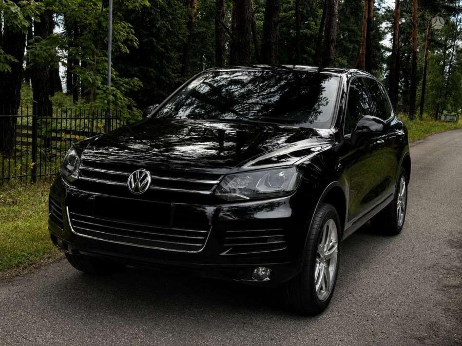 Melns Volkswagen Touareg 2010 Viļņa, ar dzinēja tilpumu 2.97 L un nobraukumu 252 tūkst. km par 10890 €, foto 5 vietnē AUTOMOTO.COM.LV