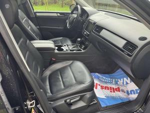 Melns Volkswagen Touareg 2010 Viļņa, ar dzinēja tilpumu 2.97 L un nobraukumu 252 tūkst. km par 10890 €, foto 16 vietnē AUTOMOTO.COM.LV