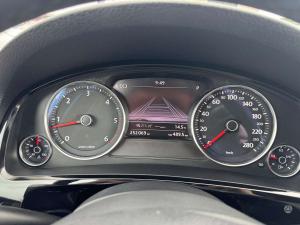 Melns Volkswagen Touareg 2010 Viļņa, ar dzinēja tilpumu 2.97 L un nobraukumu 252 tūkst. km par 10890 €, foto 32 vietnē AUTOMOTO.COM.LV