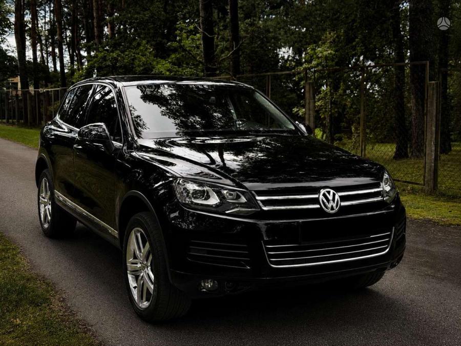 Melns Volkswagen Touareg 2010 Viļņa, ar dzinēja tilpumu 2.97 L un nobraukumu 252 tūkst. km par 10890 €, foto 3 vietnē AUTOMOTO.COM.LV