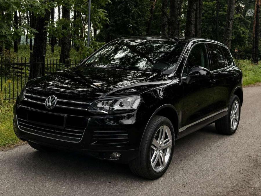 Melns Volkswagen Touareg 2010 Viļņa, ar dzinēja tilpumu 2.97 L un nobraukumu 252 tūkst. km par 10890 €, foto 6 vietnē AUTOMOTO.COM.LV