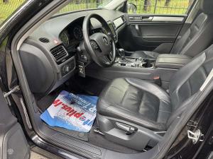 Melns Volkswagen Touareg 2010 Viļņa, ar dzinēja tilpumu 2.97 L un nobraukumu 252 tūkst. km par 10890 €, foto 13 vietnē AUTOMOTO.COM.LV