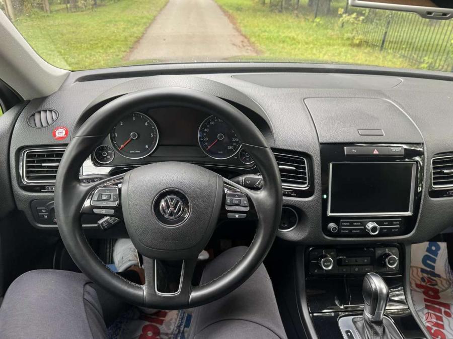 Melns Volkswagen Touareg 2010 Viļņa, ar dzinēja tilpumu 2.97 L un nobraukumu 252 tūkst. km par 10890 €, foto 17 vietnē AUTOMOTO.COM.LV