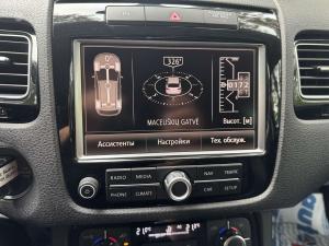 Melns Volkswagen Touareg 2010 Viļņa, ar dzinēja tilpumu 2.97 L un nobraukumu 252 tūkst. km par 10890 €, foto 22 vietnē AUTOMOTO.COM.LV