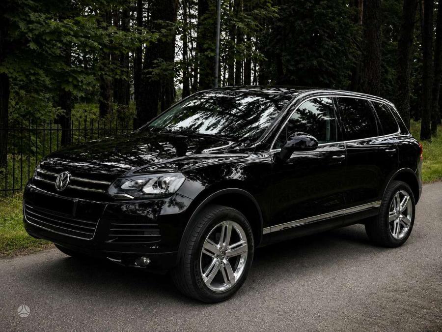 Black Volkswagen Touareg 2010 in Vilnius, with an engine capacity of 2.97 L and mileage of 252 thousand km for 10890 €, photo 7 on AUTOMOTO.COM.LV
