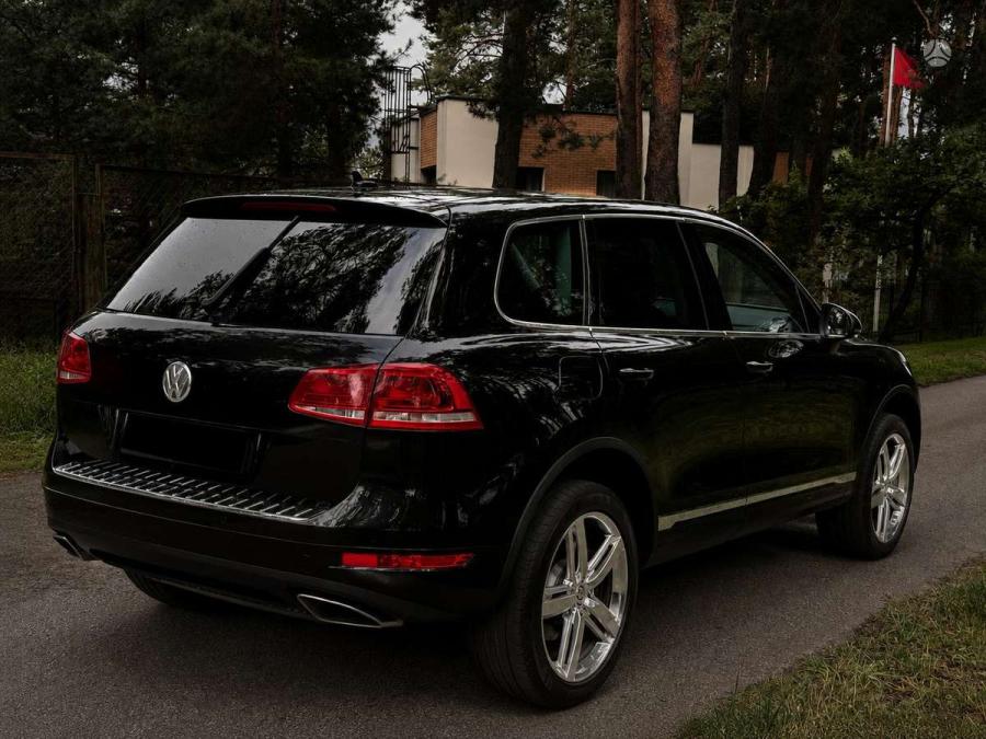 Melns Volkswagen Touareg 2010 Viļņa, ar dzinēja tilpumu 2.97 L un nobraukumu 252 tūkst. km par 10790 €, foto 12 vietnē AUTOMOTO.COM.LV