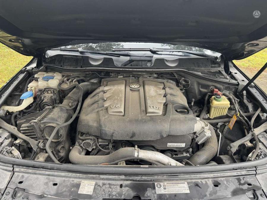 Melns Volkswagen Touareg 2010 Viļņa, ar dzinēja tilpumu 2.97 L un nobraukumu 252 tūkst. km par 10790 €, foto 31 vietnē AUTOMOTO.COM.LV