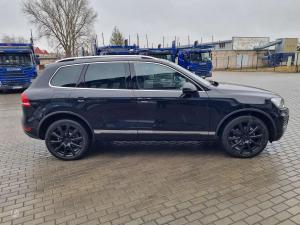 Black Volkswagen Touareg 2010 in Taurage, with an engine capacity of 2.97 L and mileage of 276 thousand km for 10000 €, photo 7 on AUTOMOTO.COM.LV